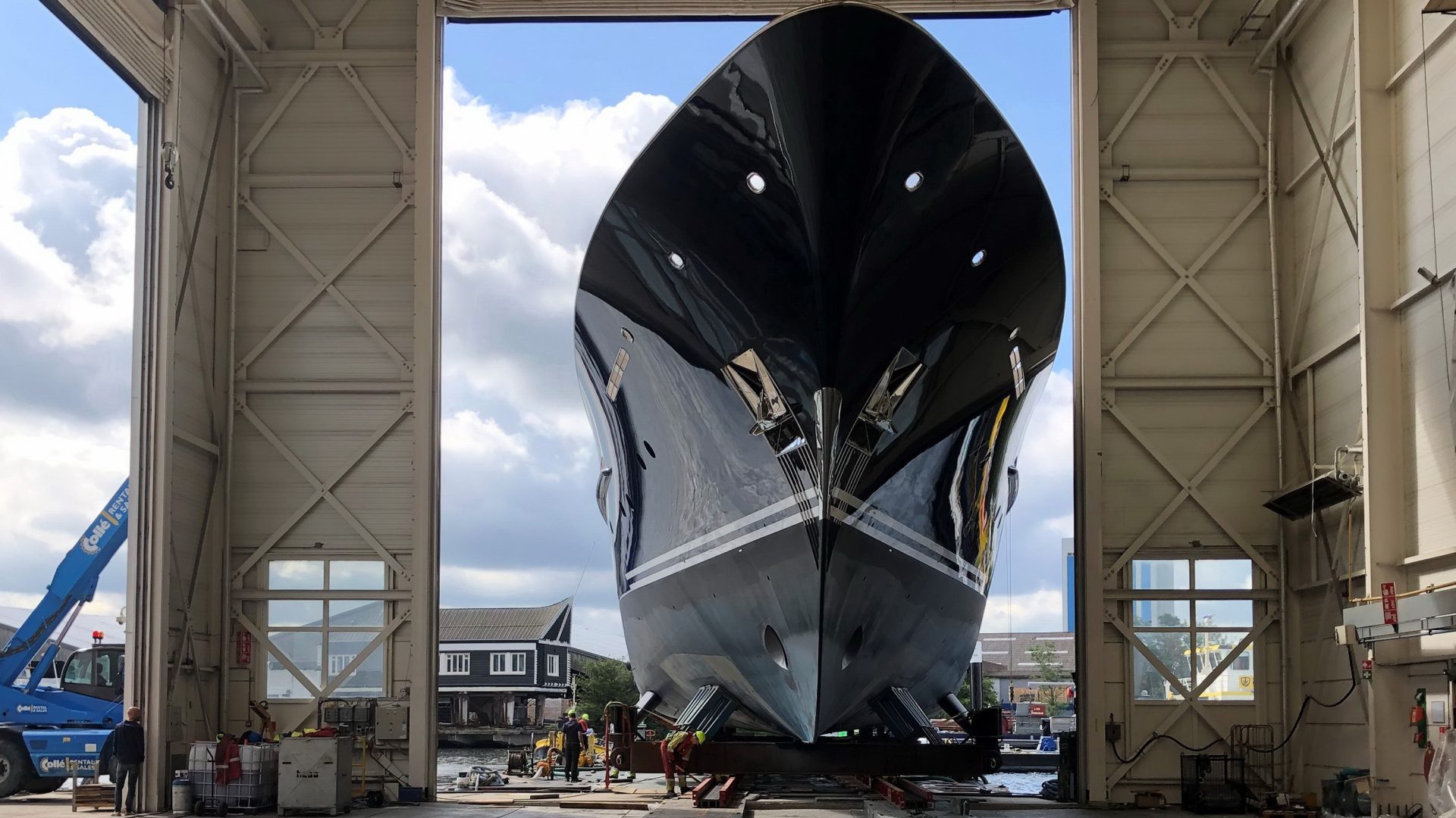 Royal Huisman: Broadwater converted from classic into contemporary ...